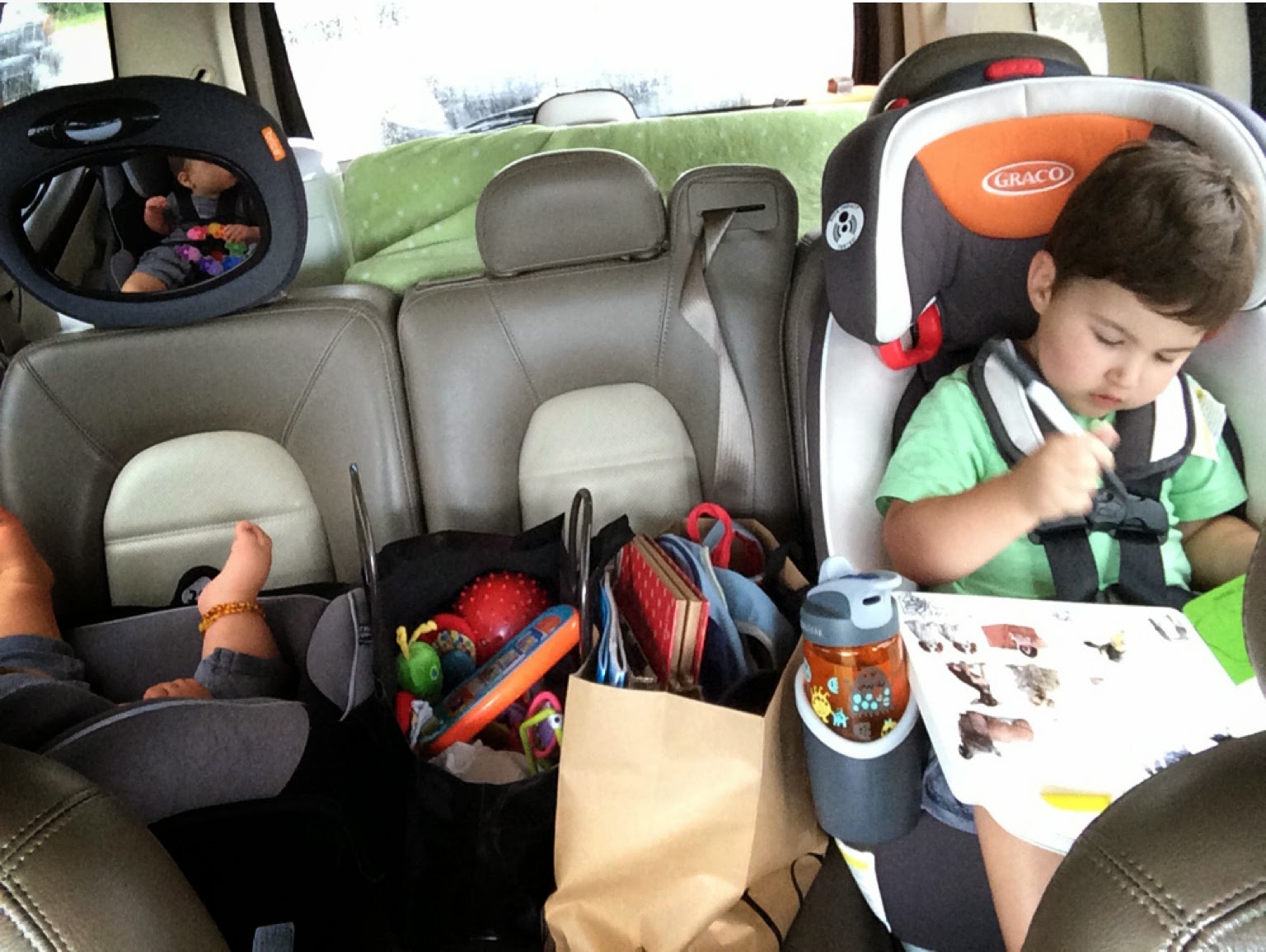 GUIDE TO ROAD TRIPPING WITH LITTLES